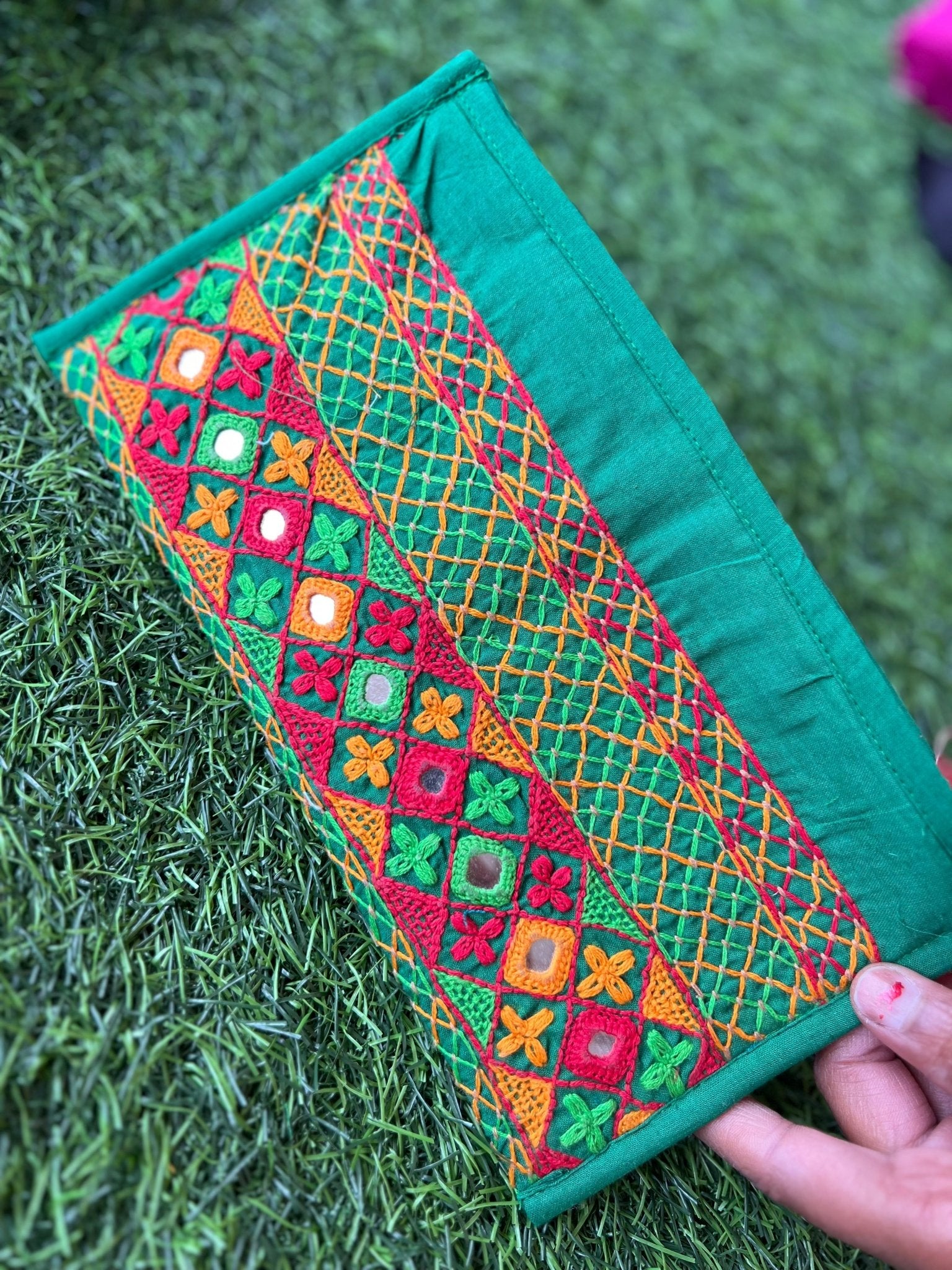 Lambani Hand Purse – Sooji Daarada Mane